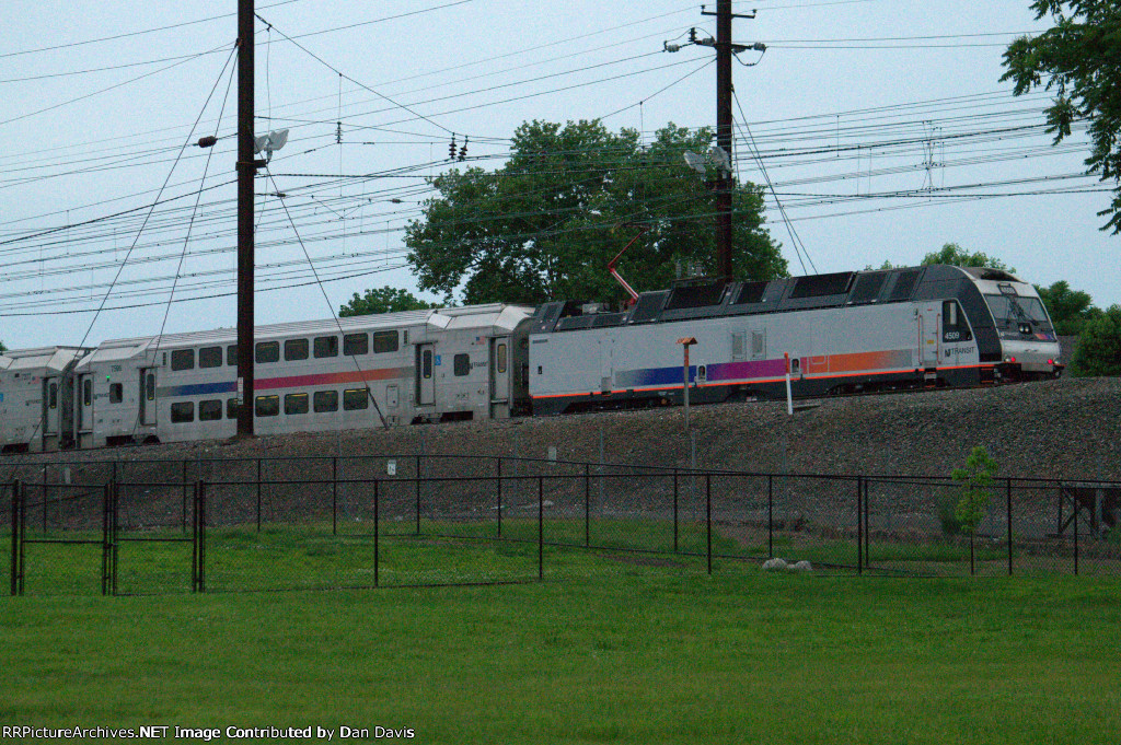 NJT ALP-45DP 4509 on the rear of a Morrisville-Yard bound
